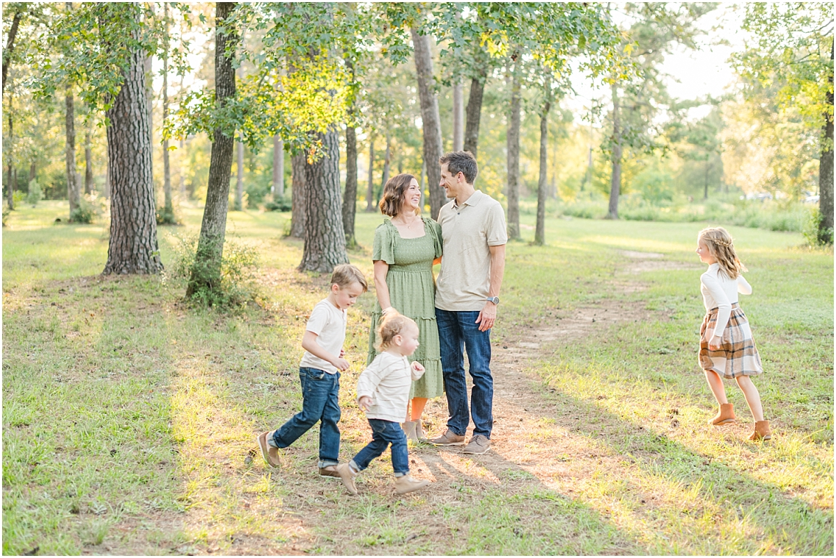 Family Picture Outfits: How to Mix Patterns - Mollie Jane Photography